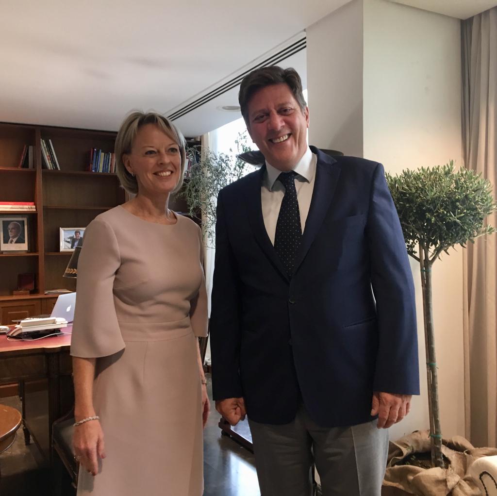 Ο Αναπληρωτής Υπουργός Εξωτερικών συναντήθηκε σήμερα με την Πρέσβη της ...